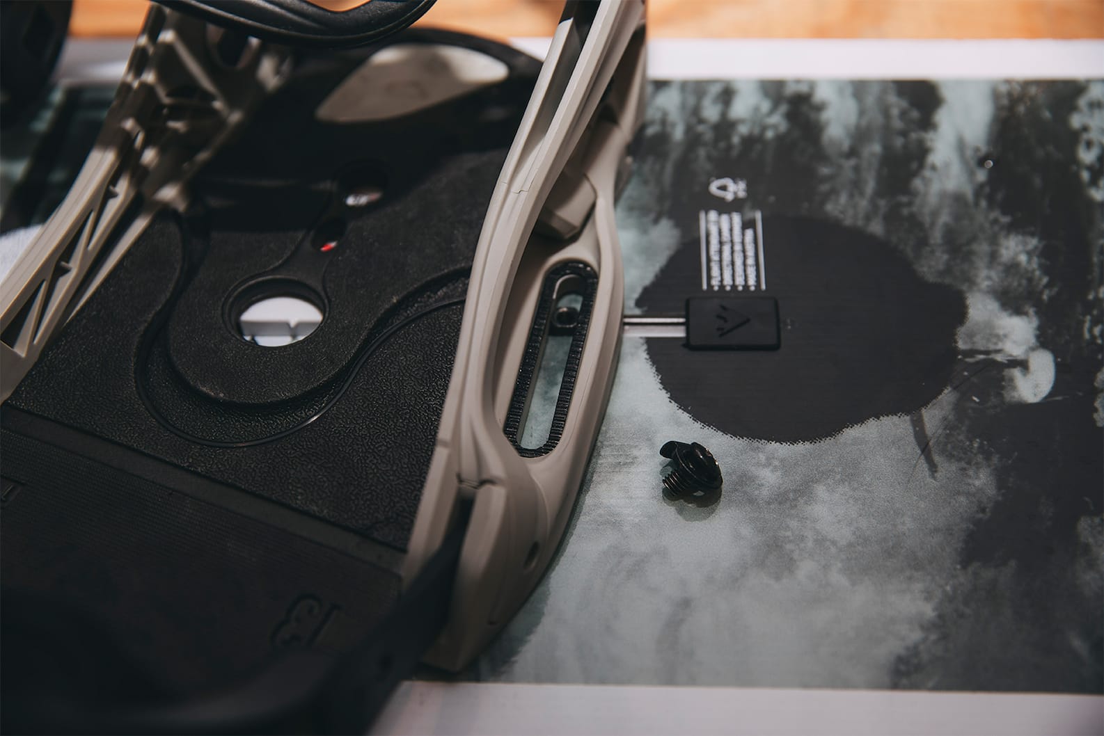 A Beginner’s Guide on How to Set up a Snowboard | Burton Snowboards